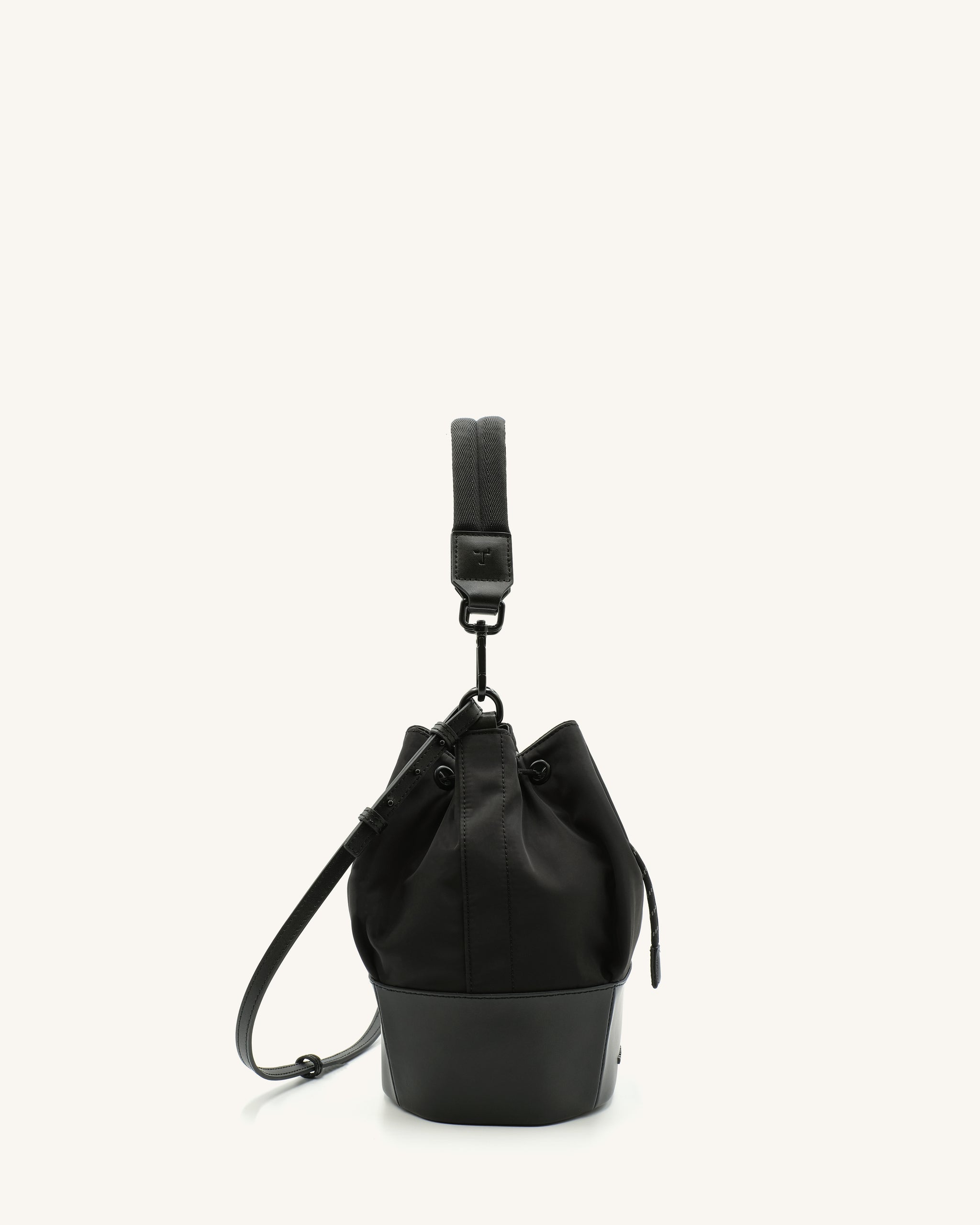 IRL Bucket Bag - Black – TRANSIENCE